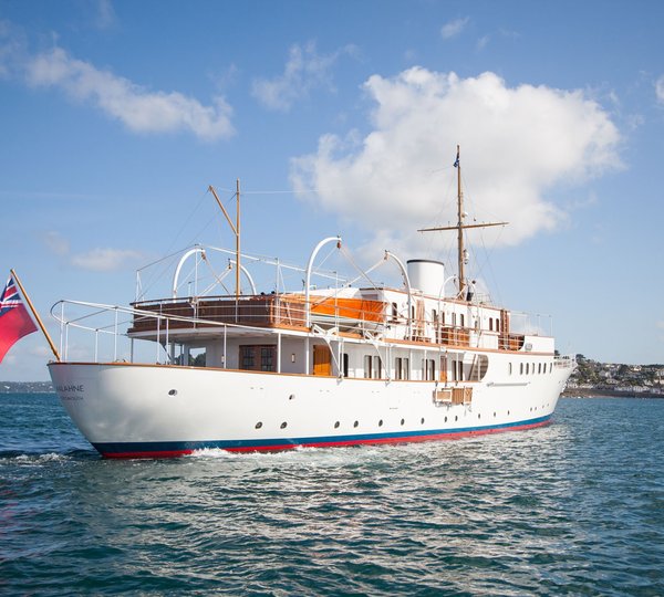 MY Yacht MALAHNE - Piano – Luxury Yacht Browser | by CHARTERWORLD ...